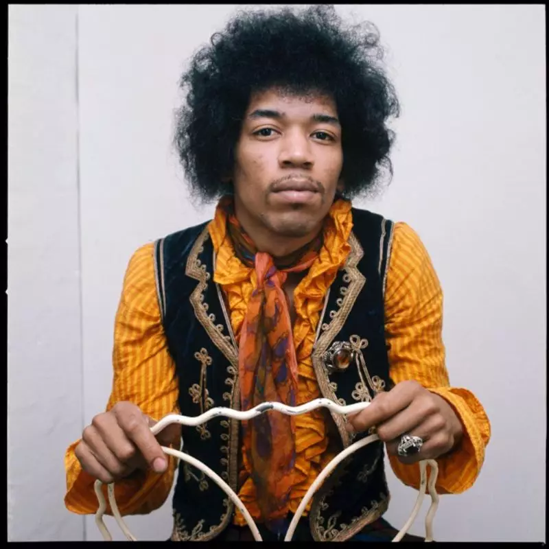 Jimi Hendrix Woodstock-da milli himni ifa edir, 1969